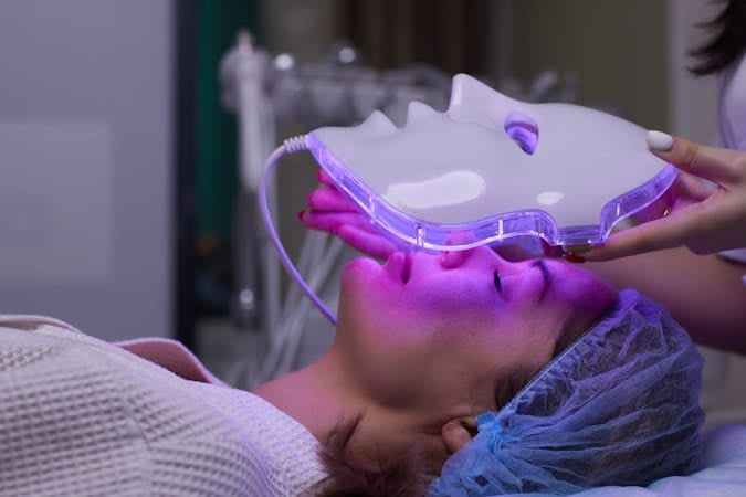 Mayo Clinic Minute: Dermatologist Explains Light Therapy For Skin ...