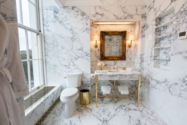 Trump Unveils Lavish Marble Overhaul of White House “Lincoln Bathroom ...