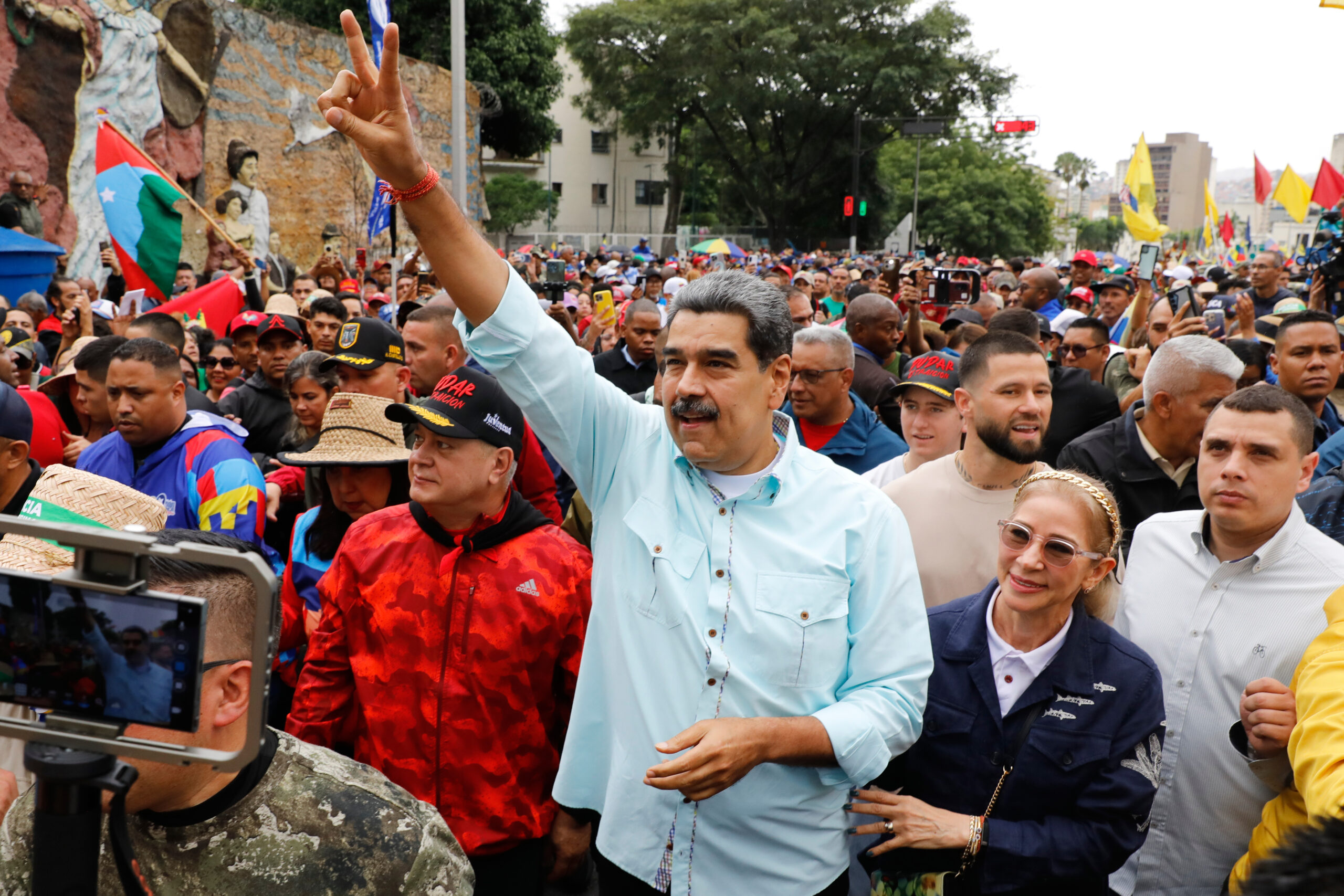 U.S. Forces Capture Maduro in Dramatic Nighttime Raid on Caracas (Video ...